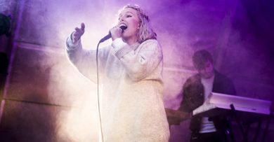 How To Put On A House Concert And Host Them Successfully (A Guide For ...