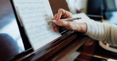 9 Best Easy Piano Sheet Music Websites; Free & Paid Options Compared ...