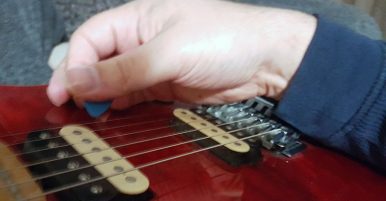 How To Strum A Guitar, Includes Guitar Strumming Pattern Examples ...