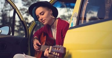 What Is Indie Music? 10 Top Examples - Music Industry How To