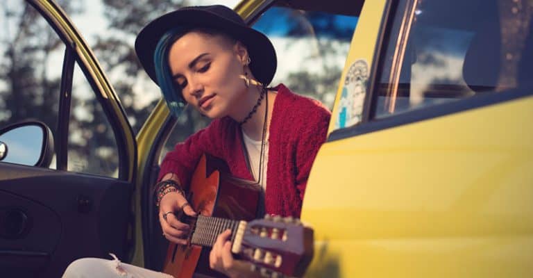 What Is Indie Music? 10 Top Examples - Music Industry How To