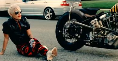 19 Easy Pop Songs To Sing For Beginners - Music Industry How To