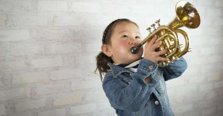How to Hold a Trumpet Properly - Music Industry How To