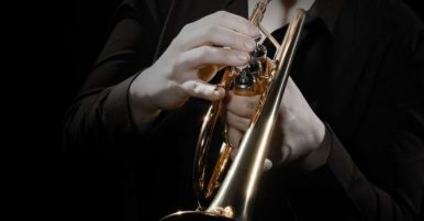 How to Hold a Trumpet Properly - Music Industry How To