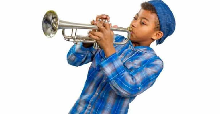 How to Hold a Trumpet Properly - Music Industry How To