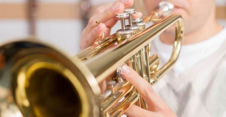 How To Play The Trumpet For Beginners - Music Industry How To