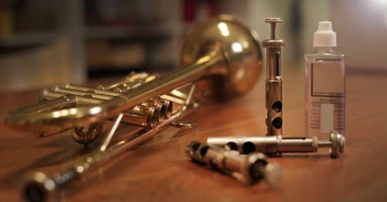 How To Play The Trumpet For Beginners - Music Industry How To