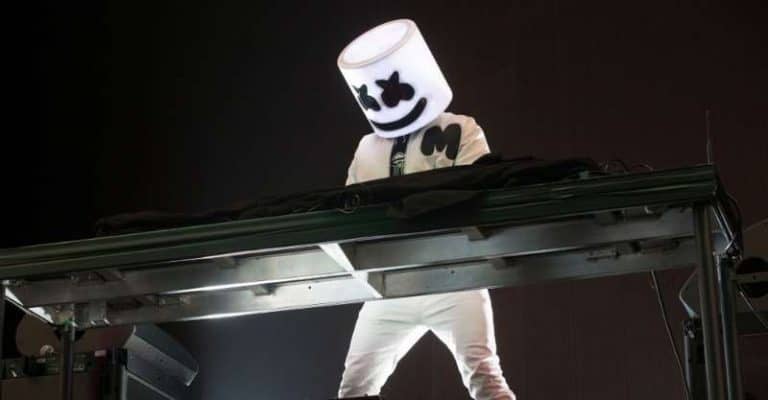 What Is EDM Music? With 7 Top Examples & History - Music Industry How To
