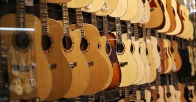 How Much Does An Acoustic Guitar Cost? With 11 Examples - Music ...