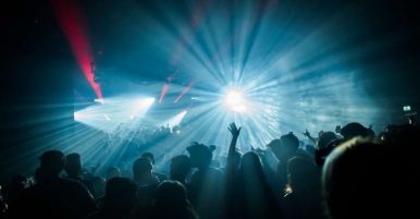 What is House Music? 9 Top Examples & History - Music Industry How To