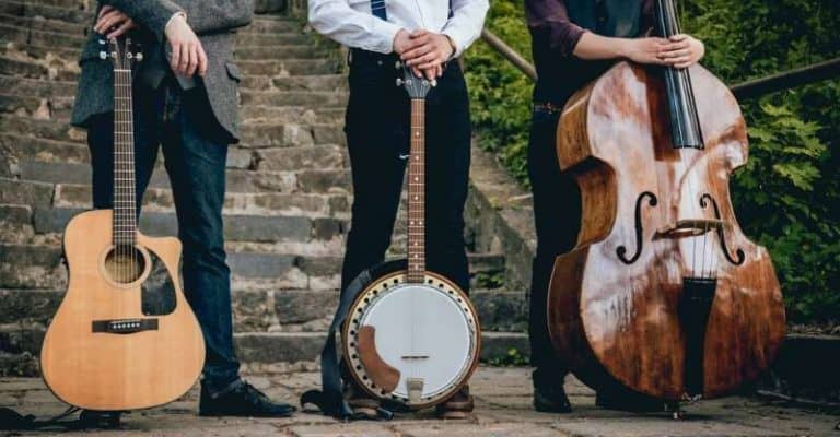 What Is Bluegrass Music? With 7 Top Examples & History - Music Industry ...