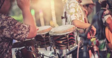 What Is Reggae Music? With 7 Top Examples & History - Music Industry How To