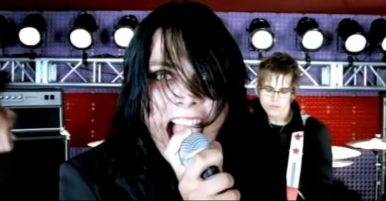 What Is Emo Music? With 9 Top Examples & History - Music Industry How To