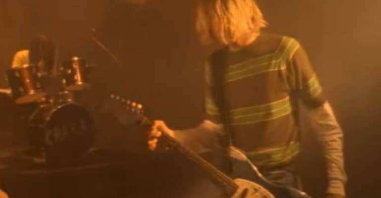 What Is Grunge Music? With 7 Top Examples & History - Music Industry How To