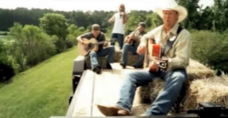 15 Country Songs About Best Friends - Music Industry How To