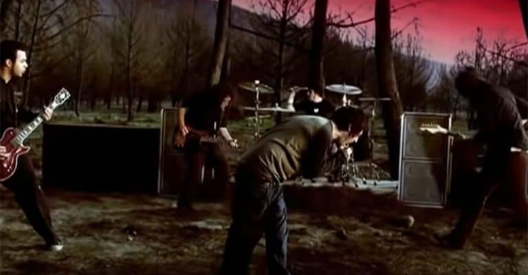 41 Emo Bands Of The 2000s - Music Industry How To