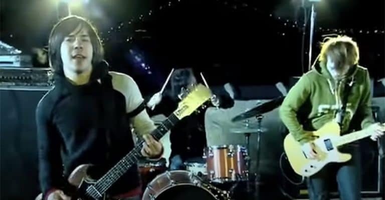 41 Emo Bands Of The 2000s - Music Industry How To