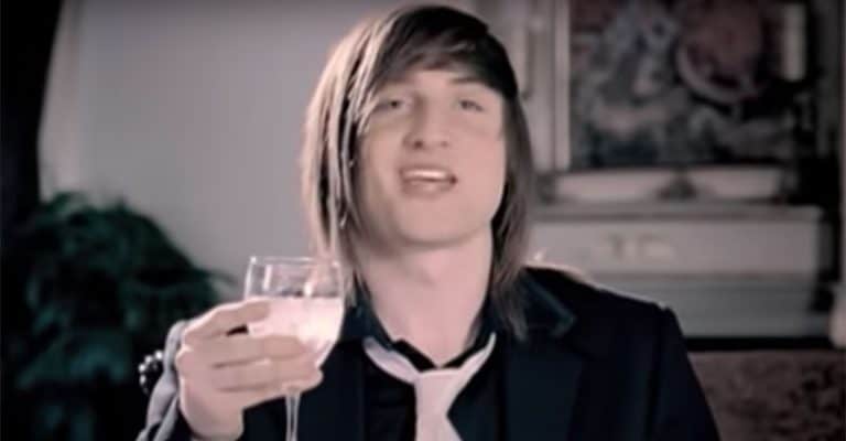 41 Emo Bands Of The 2000s - Music Industry How To