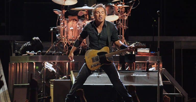 15 Highest Paid Singers In The World 2025 - Music Industry How To