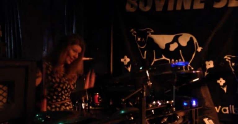 29 Best Female Drummers Of All Time - Music Industry How To