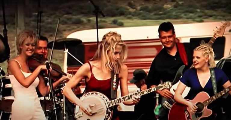 21 Best 90s Girl Bands - Music Industry How To