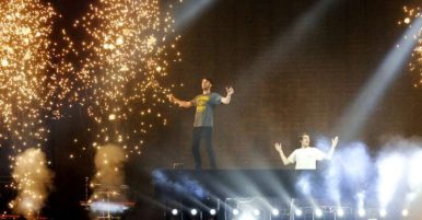 What Is Electro Music? With 7 Top Examples & History - Music Industry ...