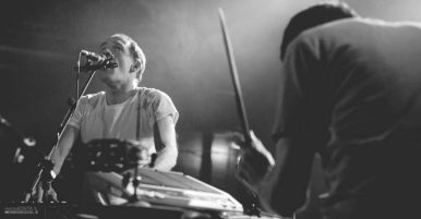 What Is Shoegaze Music? Top 7 Examples & History - Music Industry How To