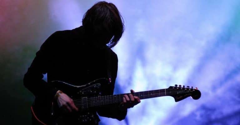 What Is Shoegaze Music? Top 7 Examples & History - Music Industry How To