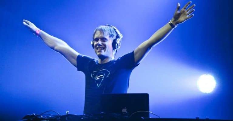 What Is Trance Music? With 9 Top Examples & History - Music Industry How To