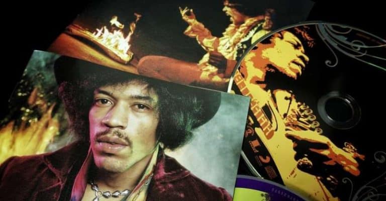 What Is Heavy Metal Music? With 9 Top Examples & History - Music ...