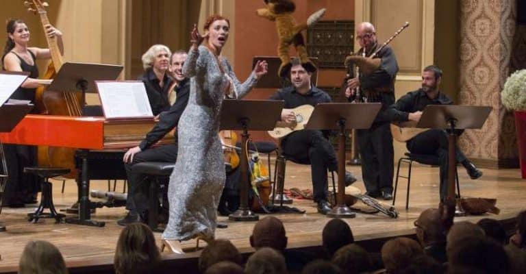 What Is a Coloratura Soprano? - Music Industry How To