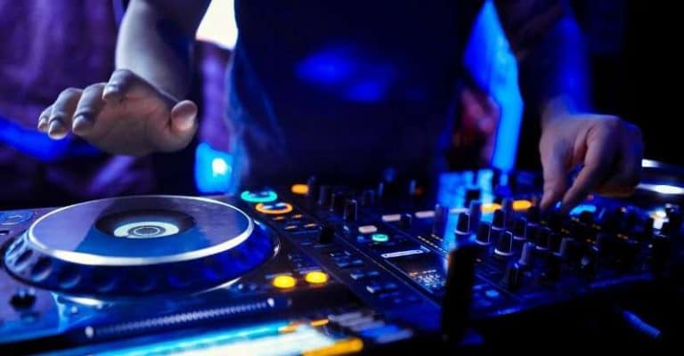 What Does a DJ Do? With Real Examples - Music Industry How To