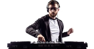 What Does a DJ Do? With Real Examples - Music Industry How To