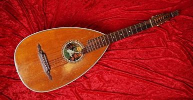 What Is A Lute? - Music Industry How To