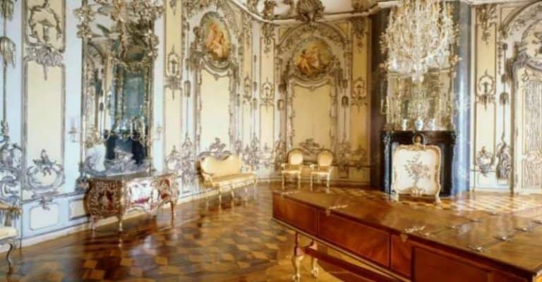 What Is Art Music? With 5 Top Examples & History - Music Industry How To