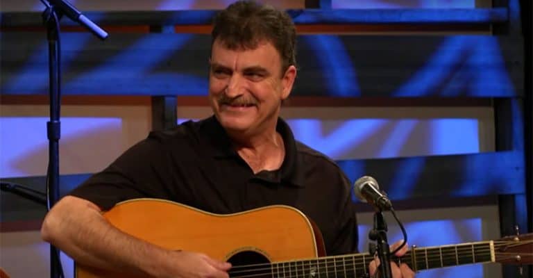 31 Best Bluegrass Guitarists - Music Industry How To