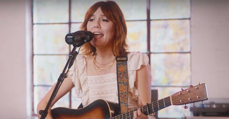 31 Best Bluegrass Guitarists - Music Industry How To