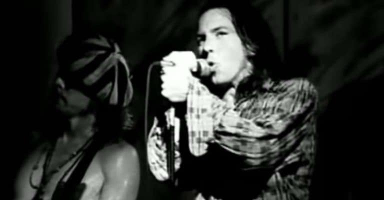 51 Male Singers With Long Hair - Music Industry How To