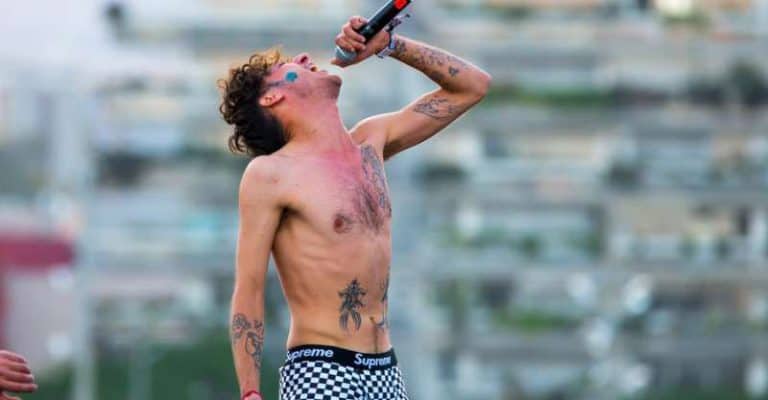 29 Best Spanish Rappers - Music Industry How To