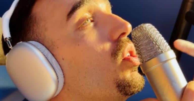 29 Best Spanish Rappers - Music Industry How To