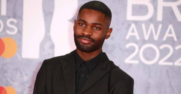 32 Best UK Rappers - Music Industry How To