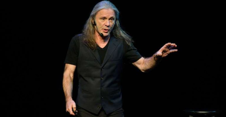 25 Best Male High-Pitched Singers - Music Industry How To