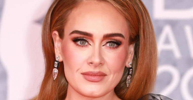 19 Best Female Singers With Low Voices - Music Industry How To