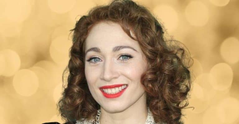 19 Best Female Singers With Low Voices - Music Industry How To