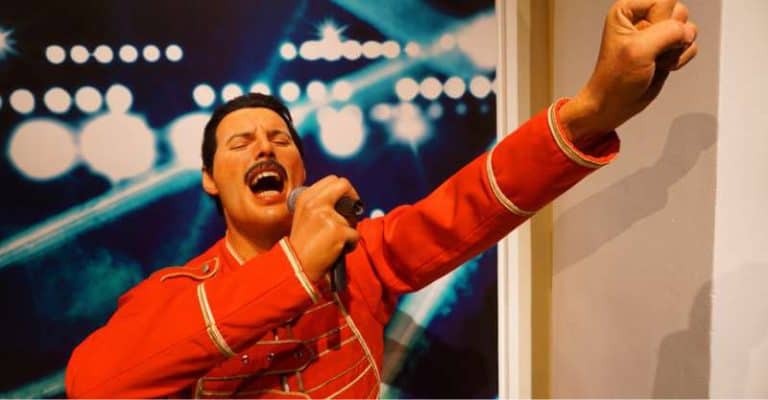 25 Best Singers With Perfect Pitch - Music Industry How To