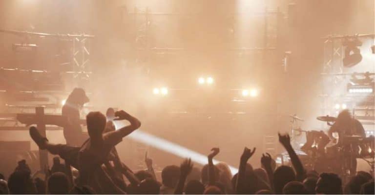 What Is Synthwave Music? With 7 Top Examples & History - Music Industry ...