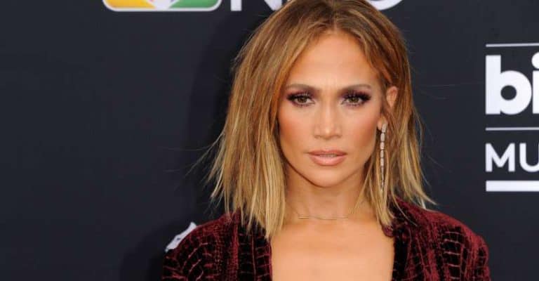 10 Richest Female Singers In The World - Music Industry How To