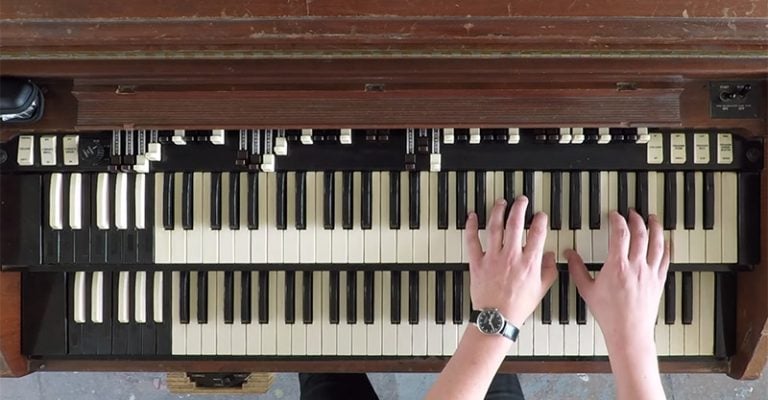 17 Easy Organ Songs For Beginners - Music Industry How To