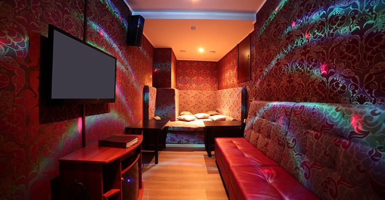 How To Make A Karaoke Room, 5 Easy Design Tips - Music Industry How To