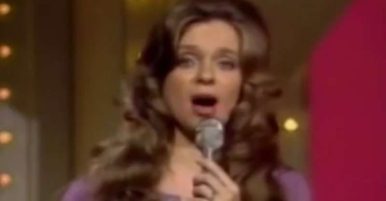 27 Best Female Country Singers Of The 70s - Music Industry How To